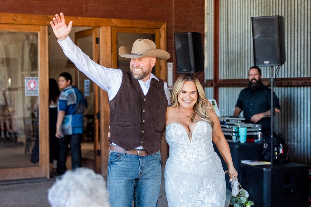 Doug & Marney | Julian Station—A Rustic San Diego Wedding - Amy Gray ...