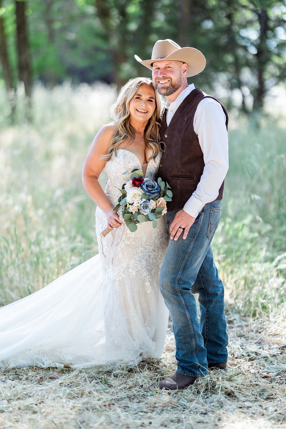 Doug & Marney | Julian Station—A Rustic San Diego Wedding - Amy Gray ...