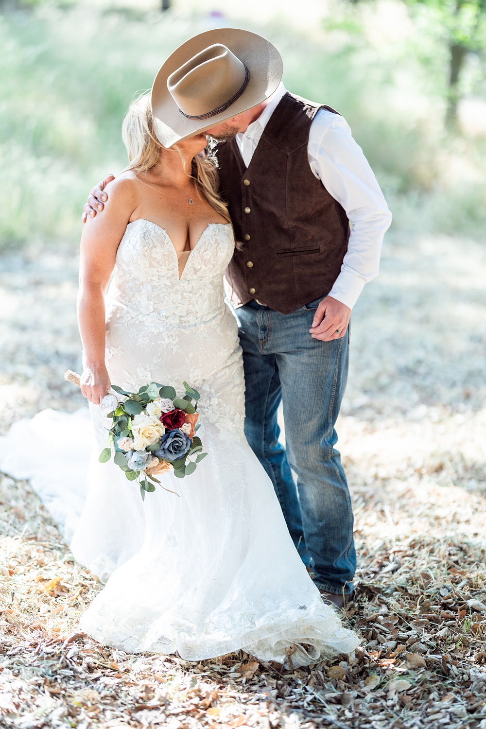 Doug & Marney | Julian Station—A Rustic San Diego Wedding - Amy Gray ...