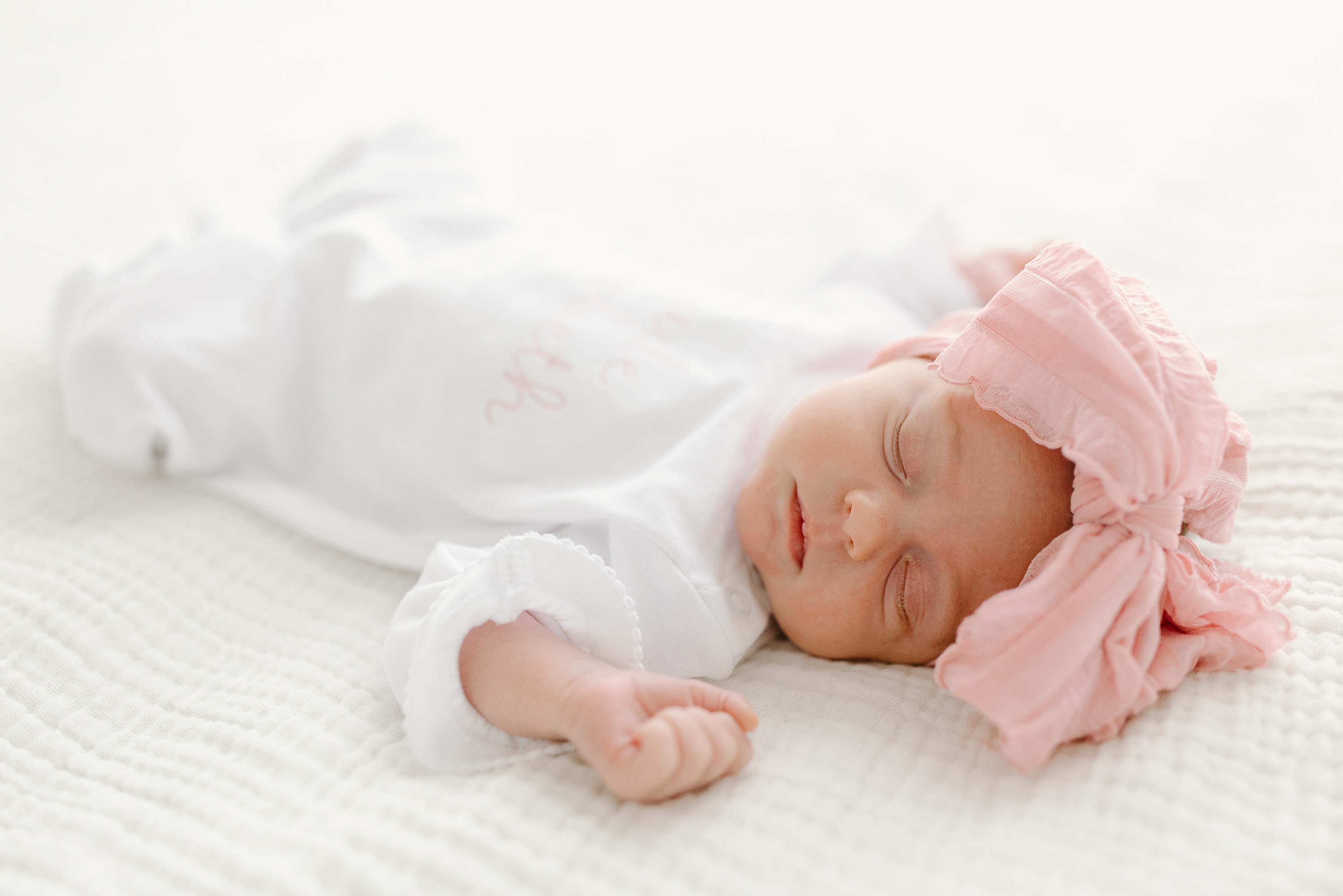 In-Home vs. Studio Newborn Photos: Which is Right for You? - capturingsimplicityphoto.com