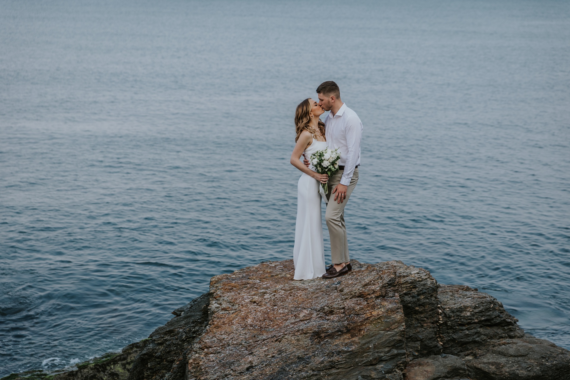 NEWPORT RHODE ISLAND ELOPEMENT - JENNY & LUCAS - Jenny Chou Photo