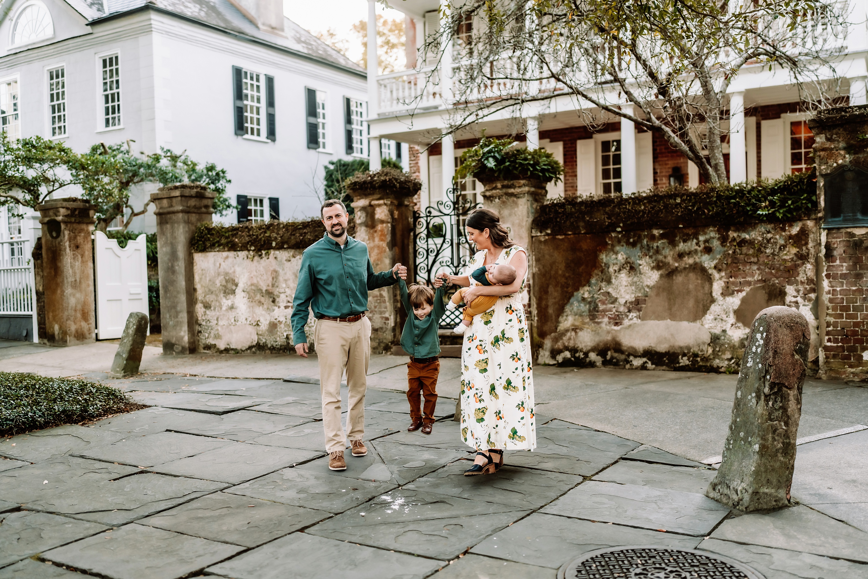 Gorgeous Spring photo session in Historic Downtown Charleston, SC ...